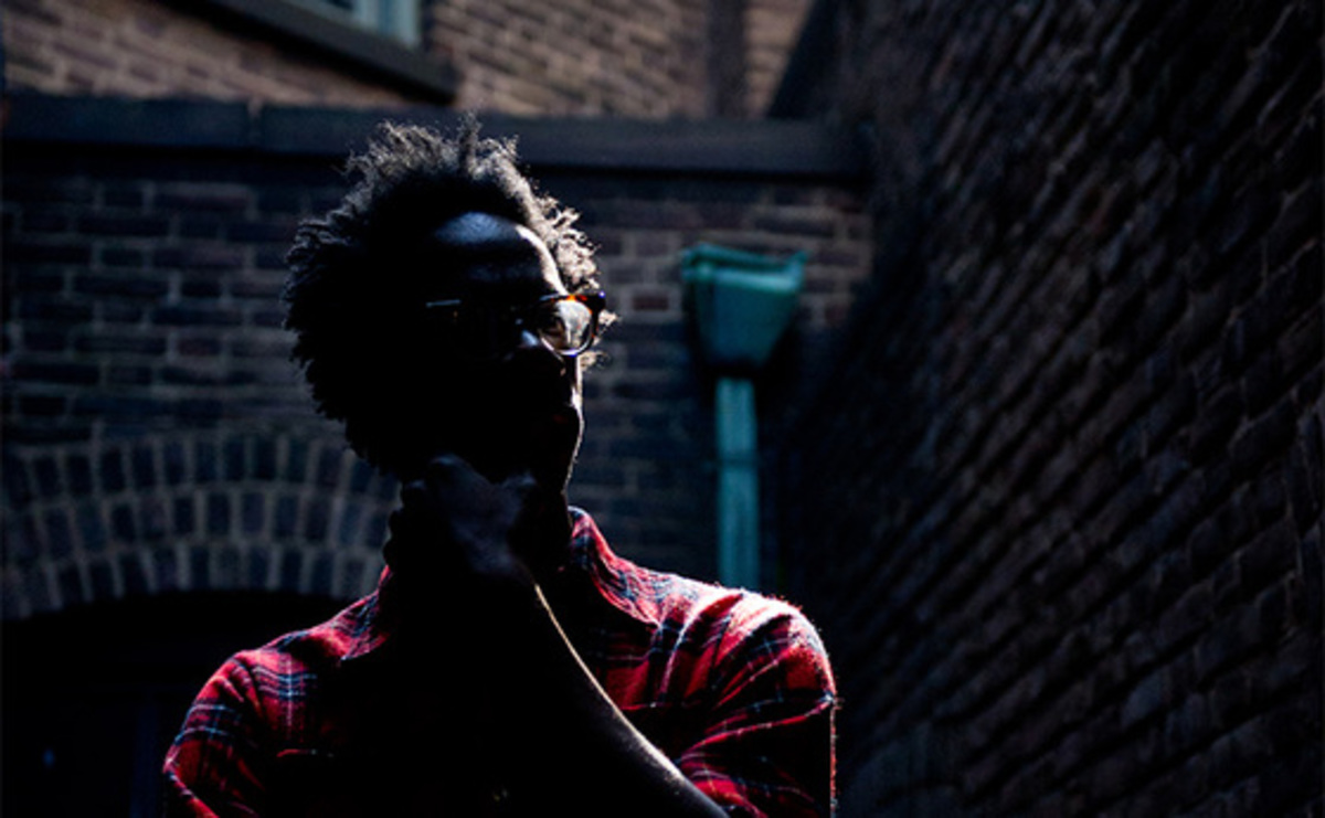 叙情派フォーク・シーンに登場した本格派シンガー・ソングライターGREY REVERENDが最新作『A Hero's Lie』より ...