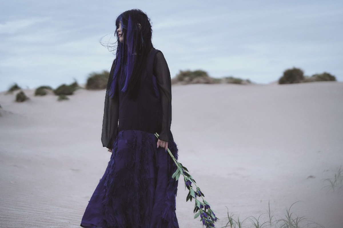 krage、TVアニメ"後宮の烏"EDテーマ「夏の雪」MVを本日10/15 21時にプレミア公開。1st EP『my blue』リリース決定