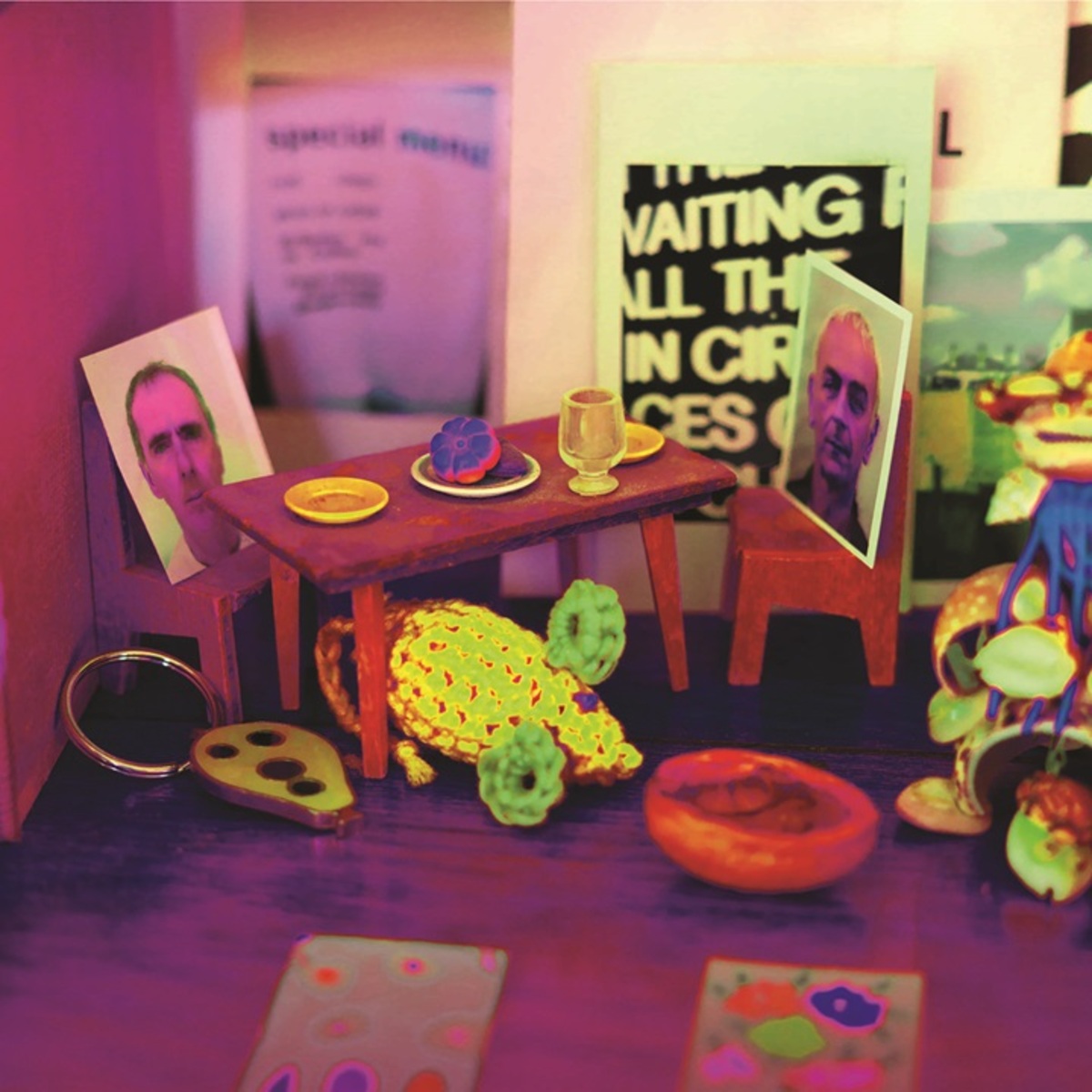 UNDERWORLD、ニュー・アルバム『Strawberry Hotel』国内盤が発表。先行シングル「Black Poppies」ヴィジ ...