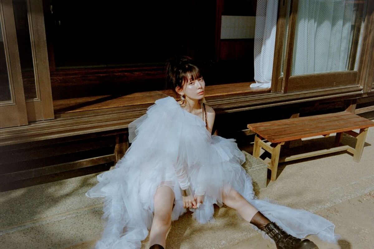 ナナヲアカリ、TVアニメ"わたなれ"OPテーマ収録のシングル『ムリムリ進化論』収録内容＆アニメ描き下ろしジャケット公開。表題曲MV本日7/14 ...