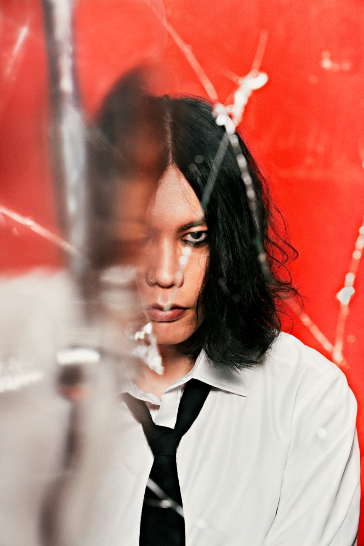 米津玄師、16thシングル『IRIS OUT / JANE DOE』パッケージ写真公開。配信リリース日決定。TVアニメ"チェンソーマン"OPテーマ「KICK BACK」リミックス版配信も